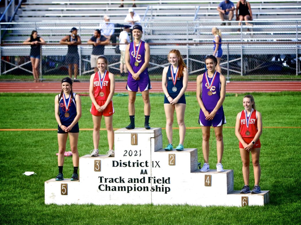 Evelyn Lerch Claims District Nine Class-AA 400 Crown, Trinity Thompson ...